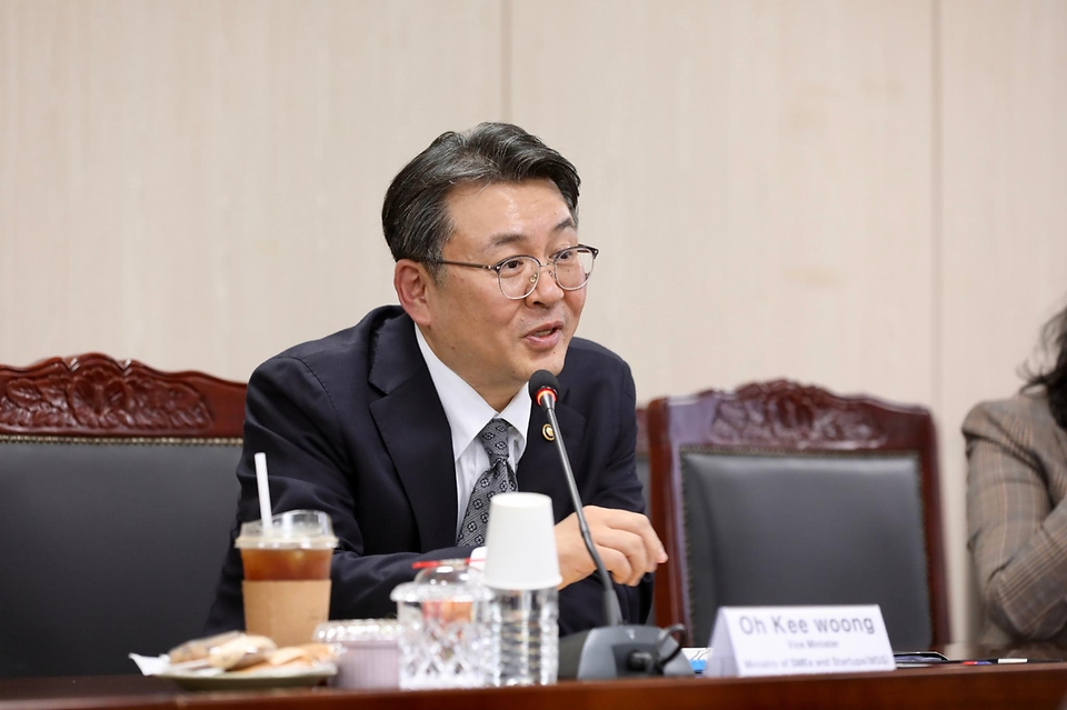 오기웅 중기부 차관, OECD과 사무차장 면담 - 사진 | 멀티미디어 | 대한민국 정책브리핑